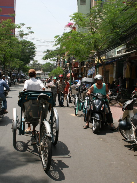 バックパッカーの街、デタム通りの名物は？ -ホーチミン・デタム通りにて。 | ベトナムナビ